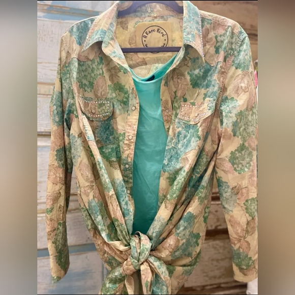 A Rare Bird | Tops | New Floral Tiefront Tunic Top Green Top Not ...